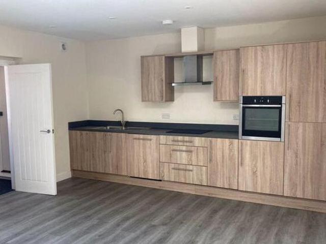 2 Bedroom Ground Floor Flat For Sale In Yeovil Ground Floor Flat, Easy Access To Town