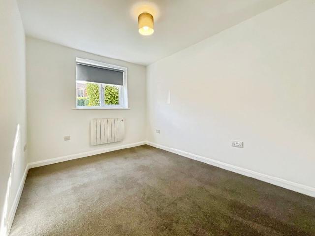 2 bedroom Ground Floor Flat to let