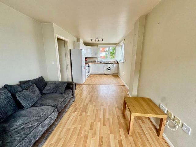 2 bedroom ground floor flat to rent