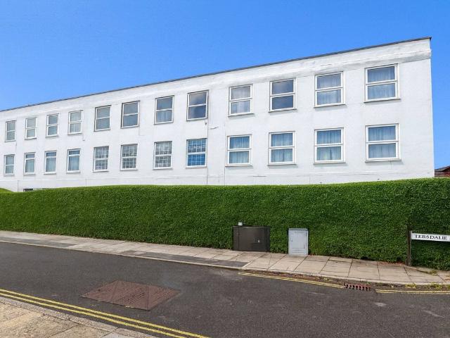 2 bedroom Ground floor flat to rent