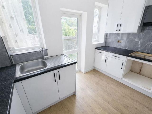 2 bedroom ground floor flat to rent