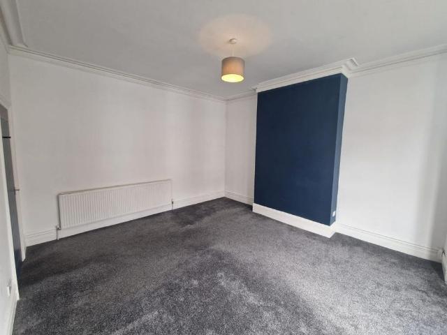 2 bedroom ground floor flat to rent
