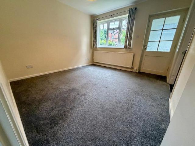 2 bedroom ground floor flat to rent
