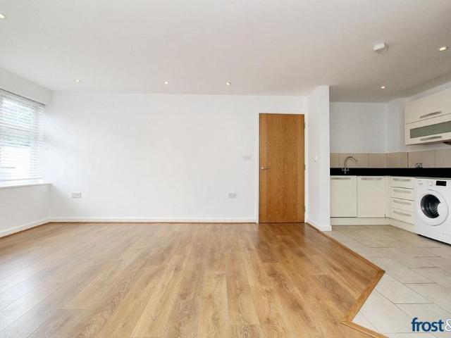 2 bedroom ground floor flat to rent