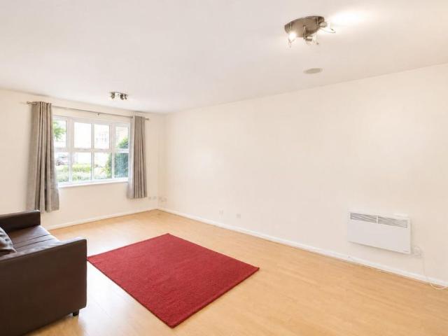 2 bedroom ground floor flat to rent
