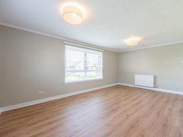 2 bedroom ground floor flat to rent