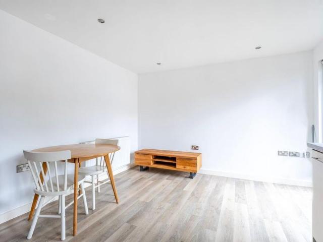 2 bedroom ground floor flat to rent