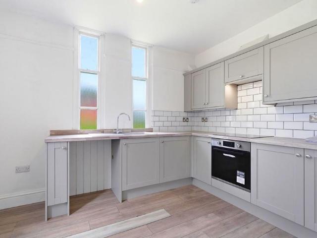 2 bedroom ground floor flat to rent