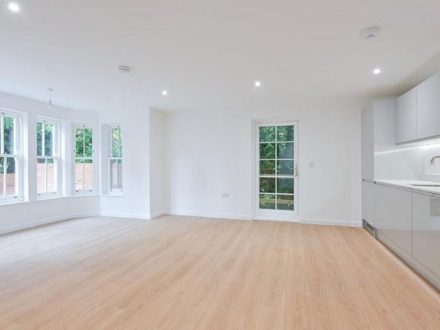 2 bedroom ground floor flat to rent