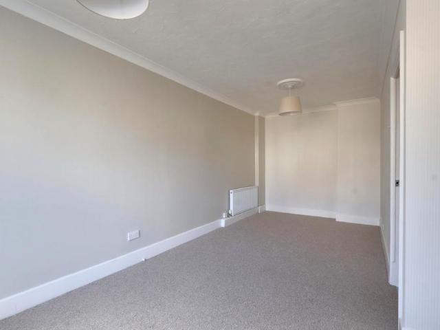 2 bedroom ground floor flat to rent