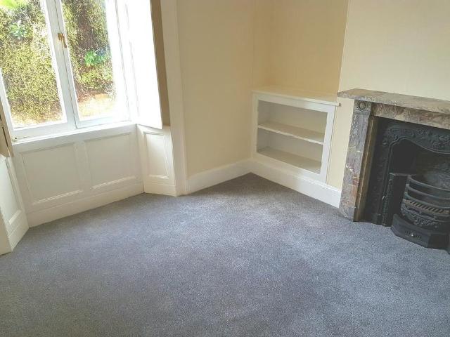 2 bedroom ground floor flat to rent
