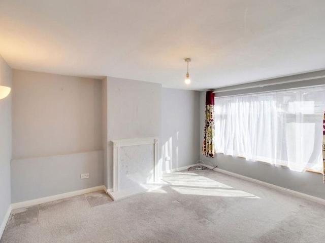 2 bedroom ground floor flat to rent
