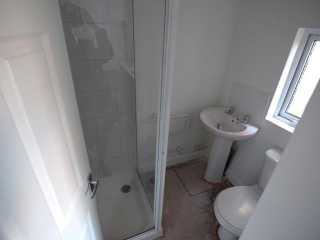 2 bedroom ground floor flat to rent