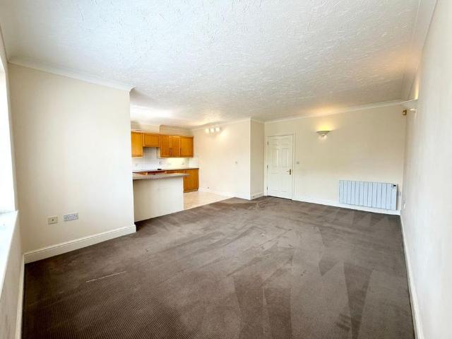 2 bedroom ground floor flat to rent