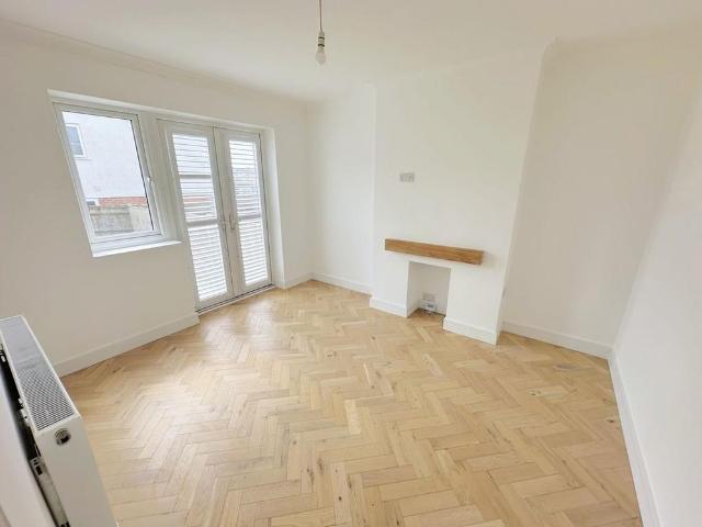 2 bedroom ground floor flat to rent