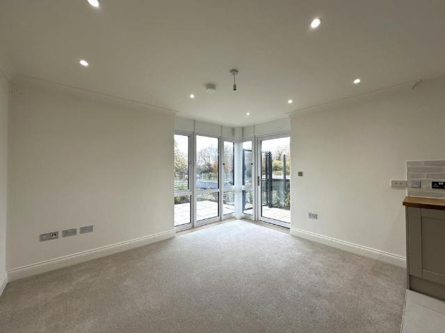 2 bedroom ground floor flat to rent