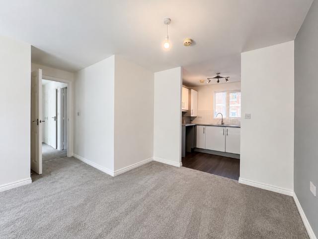 2 bedroom ground floor flat to rent