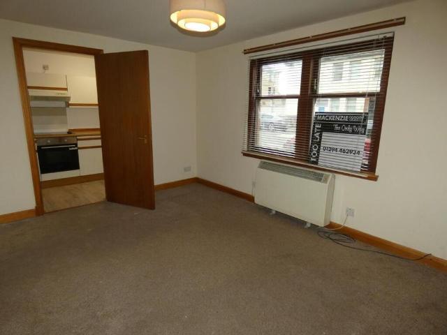 2 bedroom ground floor flat to rent