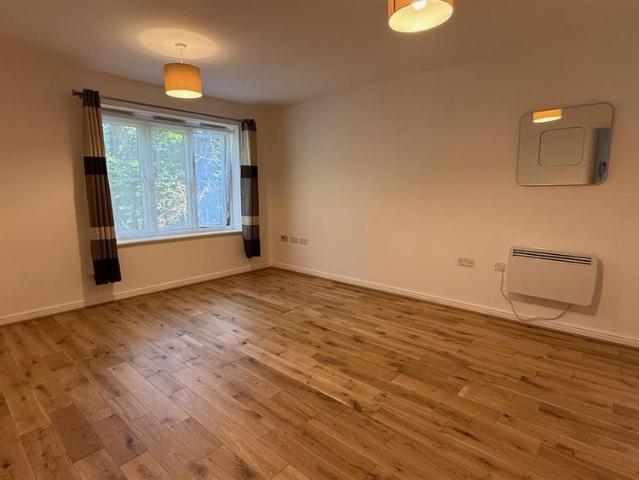 2 bedroom ground floor flat to rent