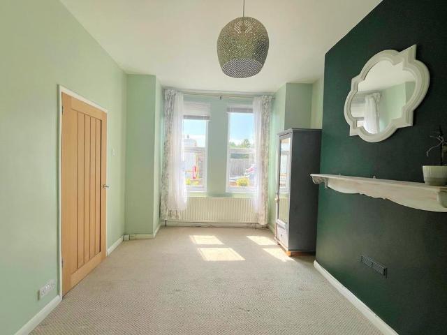 2 bedroom ground floor flat to rent