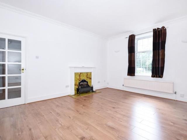 2 bedroom ground floor flat to rent