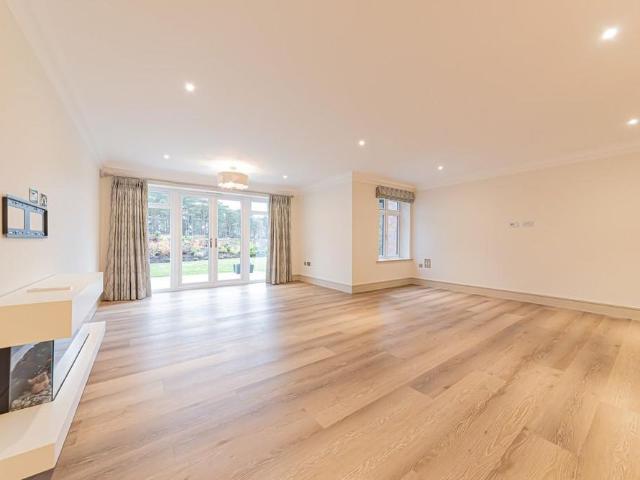 2 bedroom ground floor flat to rent