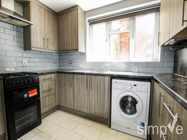 2 bedroom ground floor flat to rent