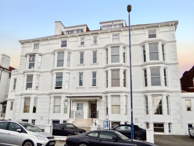 2 bedroom ground floor flat to rent