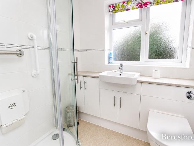 2 bedroom ground floor flat to rent