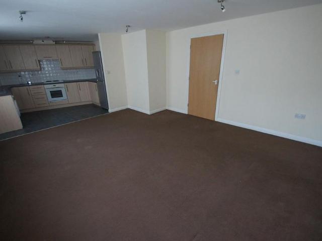 2 bedroom ground floor flat to rent