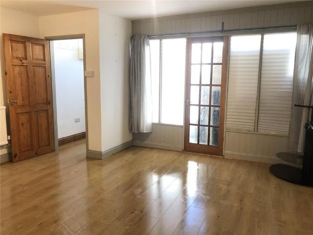 2 bedroom ground floor flat to rent