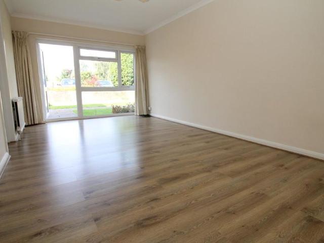 2 bedroom ground floor flat to rent