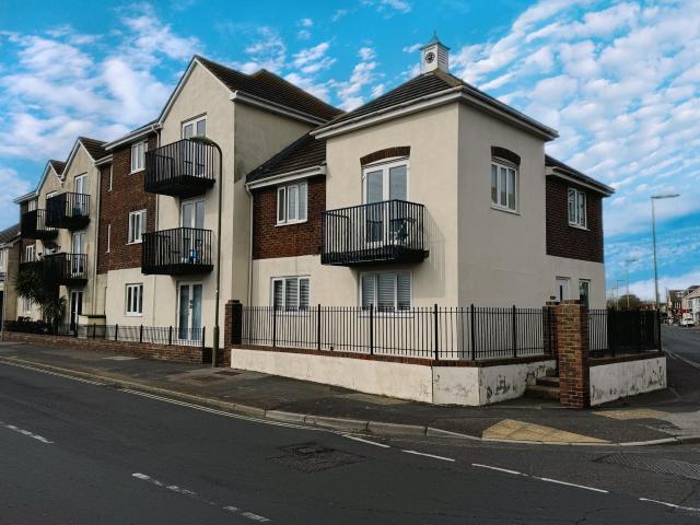 2 bedroom ground floor flat to rent