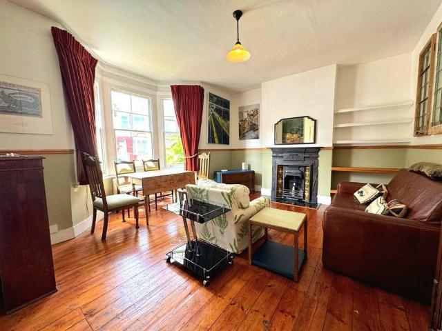 2 bedroom ground floor flat to rent