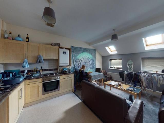 2 bedroom ground floor flat to rent