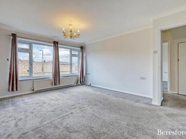 2 bedroom ground floor flat to rent