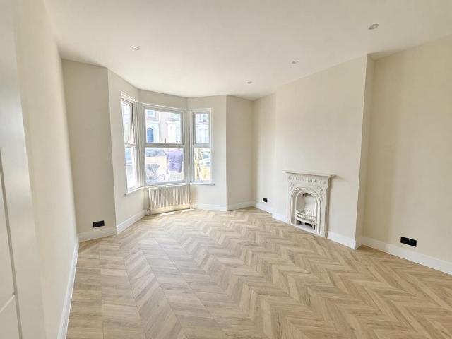 2 bedroom ground floor flat to rent