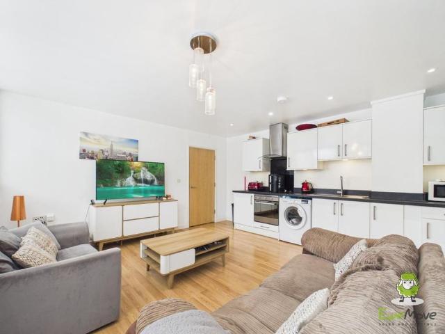 2 bedroom ground floor flat to rent