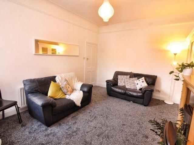 2 bedroom ground floor flat to rent