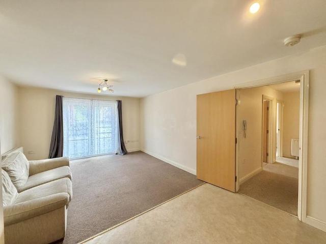 2 bedroom ground floor flat to rent