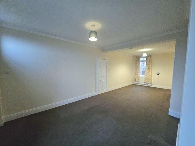 2 bedroom ground floor flat to rent