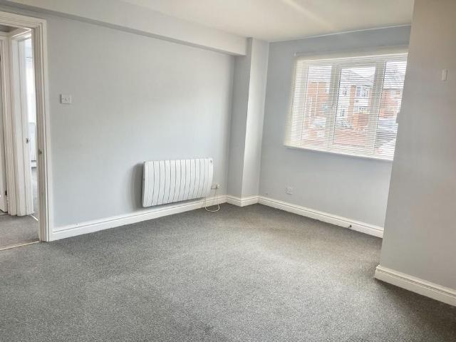 2 bedroom ground floor flat to rent