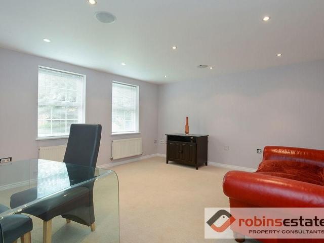 2 bedroom ground floor flat to rent