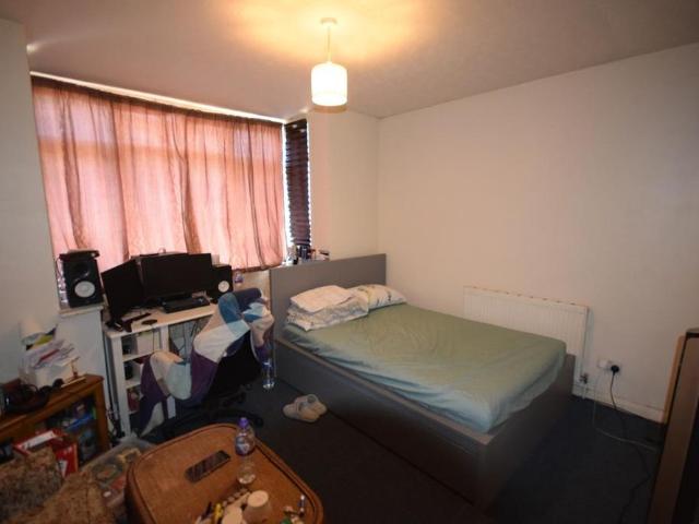 2 bedroom ground floor flat to rent