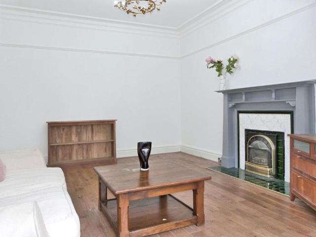 2 bedroom ground floor flat to rent