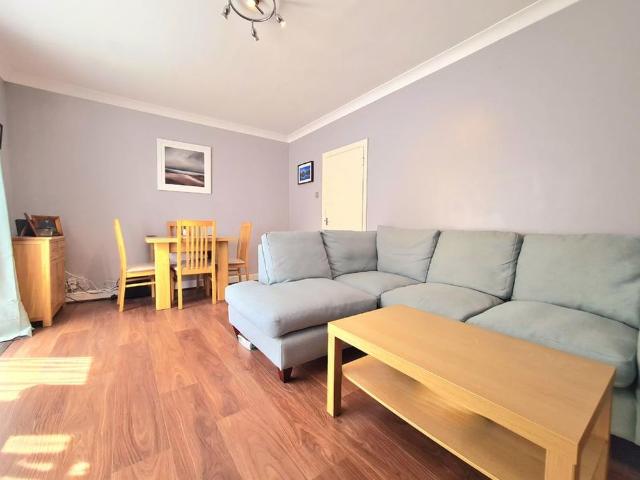 2 bedroom ground floor flat to rent