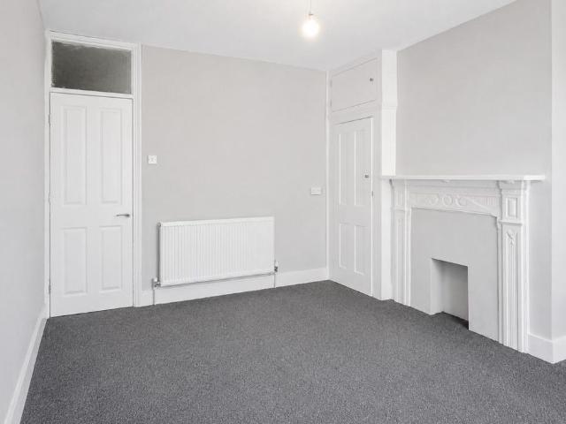 2 bedroom ground floor flat to rent