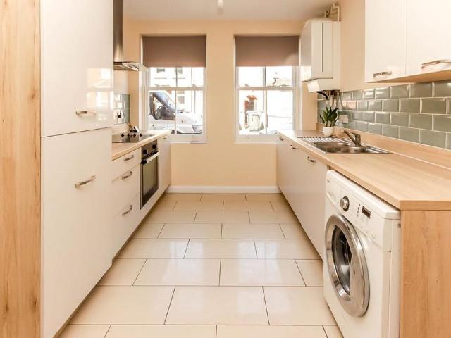 2 bedroom ground floor flat to rent