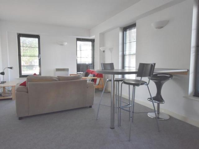 2 bedroom ground floor flat to rent
