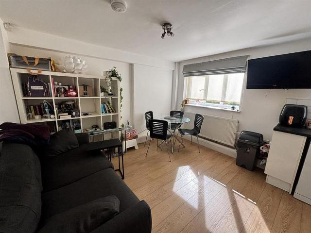 2 bedroom ground floor flat to rent
